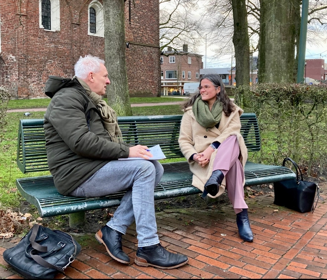 Gesprek op het bankje met: Willemijn Kemp, Sociale Brigade Haren ...